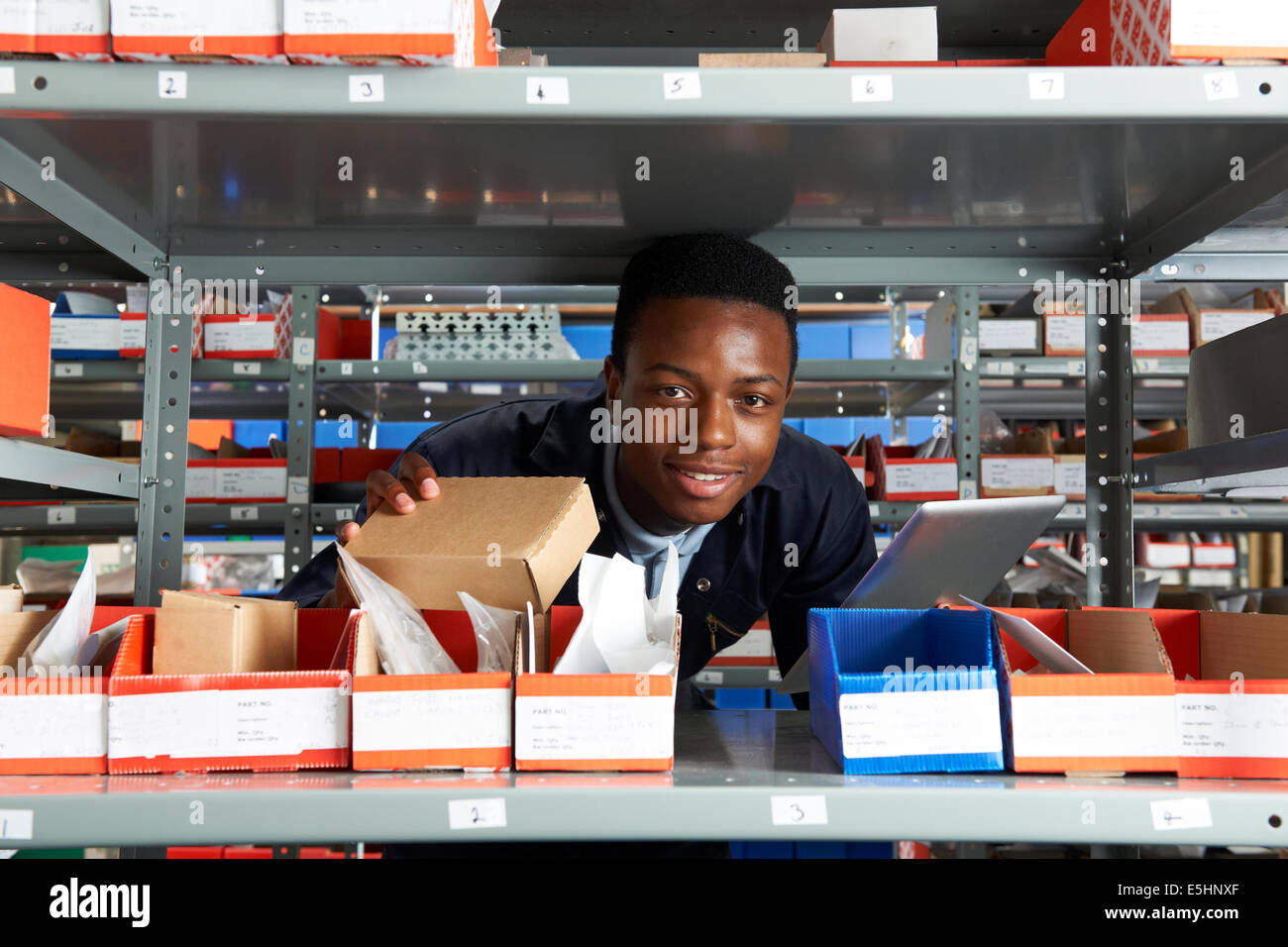 People tablet warehouse hi-res stock photography and images - Alamy