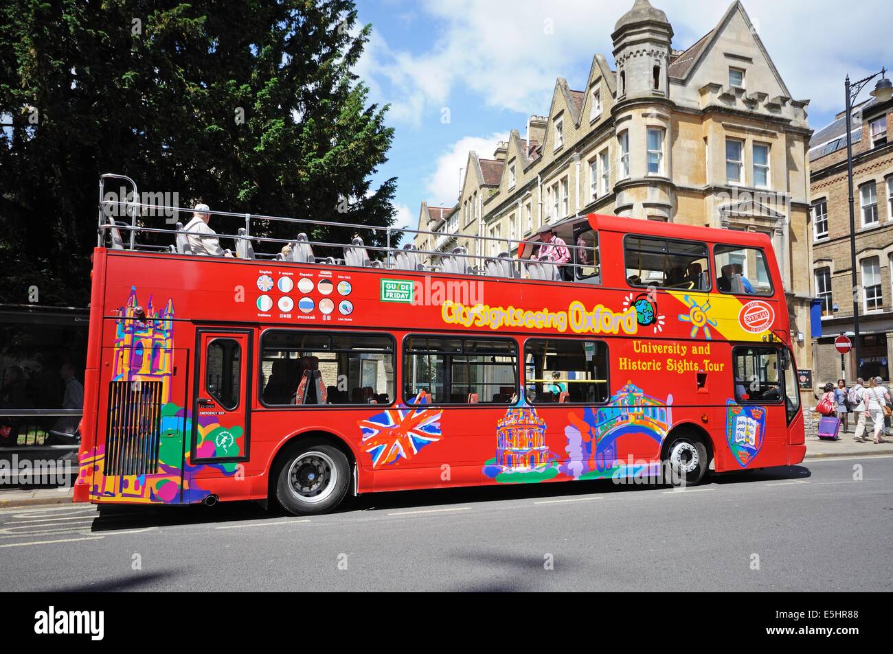 Red open topped bus hi-res stock photography and images - Alamy