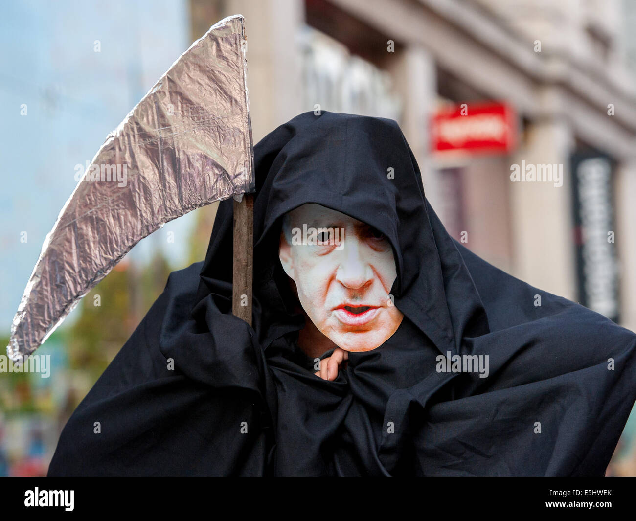 Benjamin netanyahu mask hi-res stock photography and images - Alamy