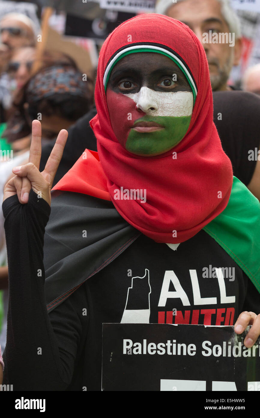 Palestine flag face paint hi-res stock photography and images - Alamy