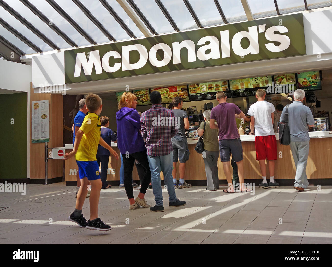 Mcdonalds counter hi-res stock photography and images - Alamy
