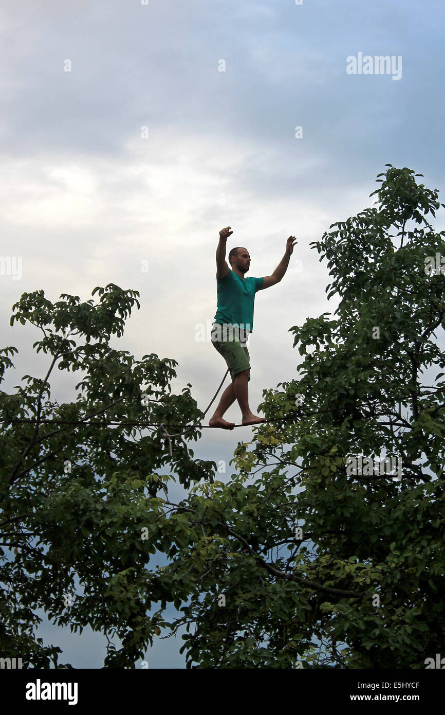 Hands and rope hi-res stock photography and images - Alamy
