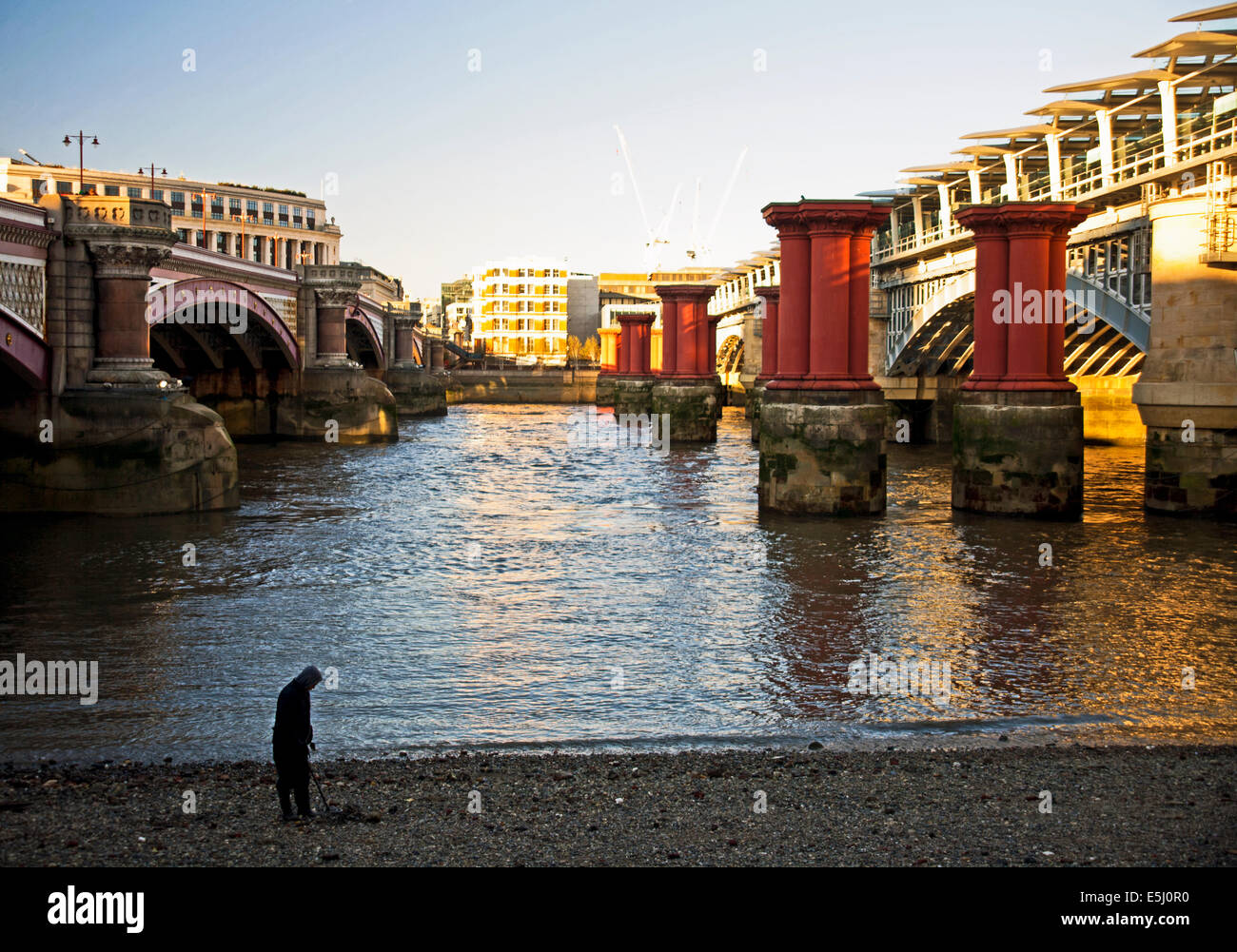 Pillars old blackfriars railway bridge hi-res stock photography and ...