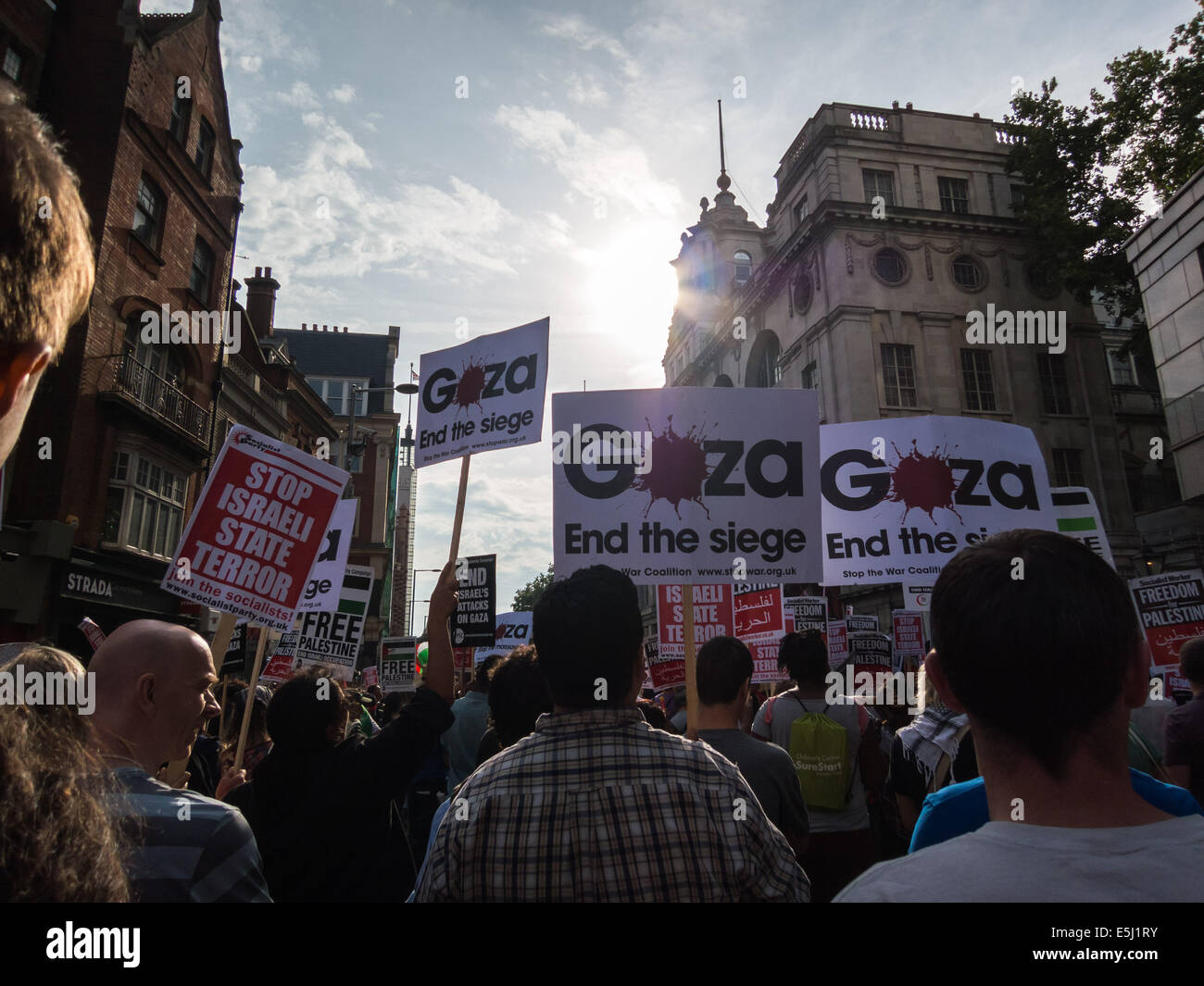 London, UK. 1st Aug, 2014. Thousands continue to protest against ...