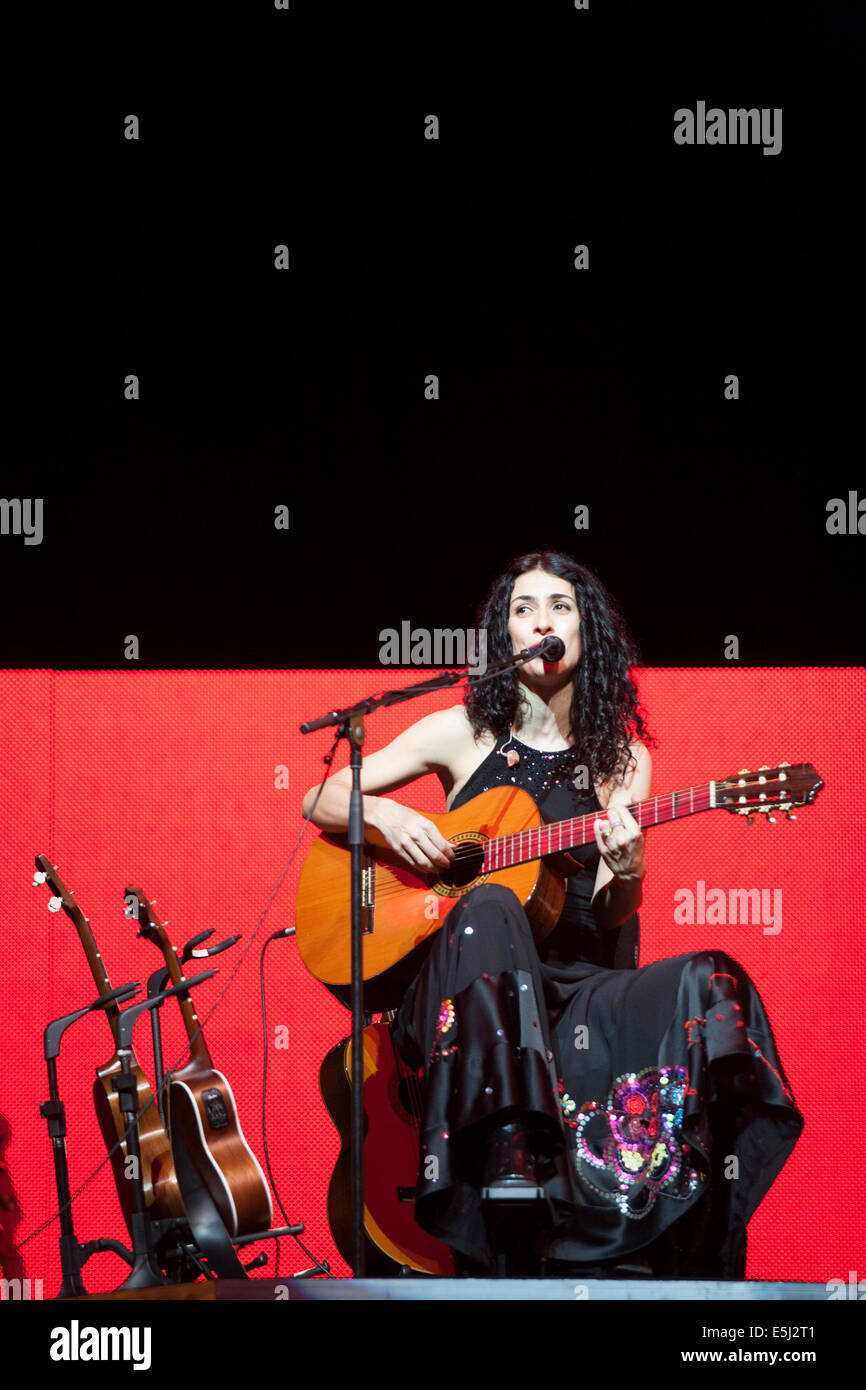 Brazilian singer Maris Monte in concert Stock Photo - Alamy