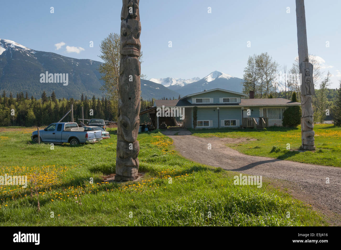 British village house hi-res stock photography and images - Alamy