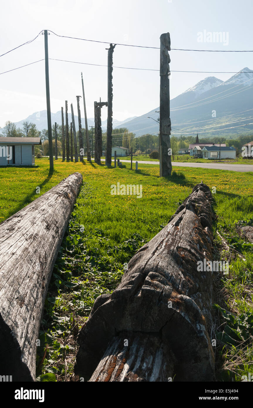 Canada totem gitwangak hi-res stock photography and images - Alamy