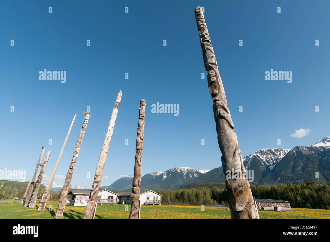 Canada totem gitwangak hi-res stock photography and images - Alamy