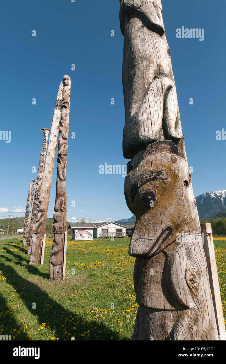 Canada totem gitwangak hi-res stock photography and images - Alamy