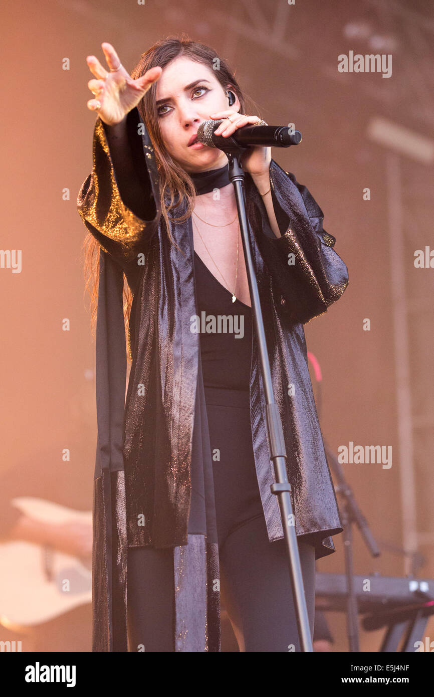 Chicago, Illinois, USA. 5th Jan, 2012. Vocalist LYKKE LI performs live ...