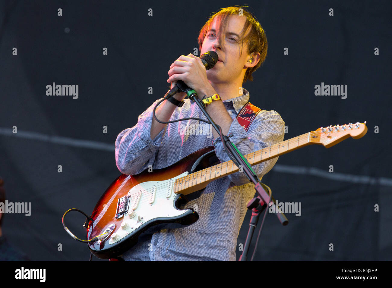 Chicago, Illinois, USA. 5th Jan, 2012. JACK STEADMAN of the band Bombay ...