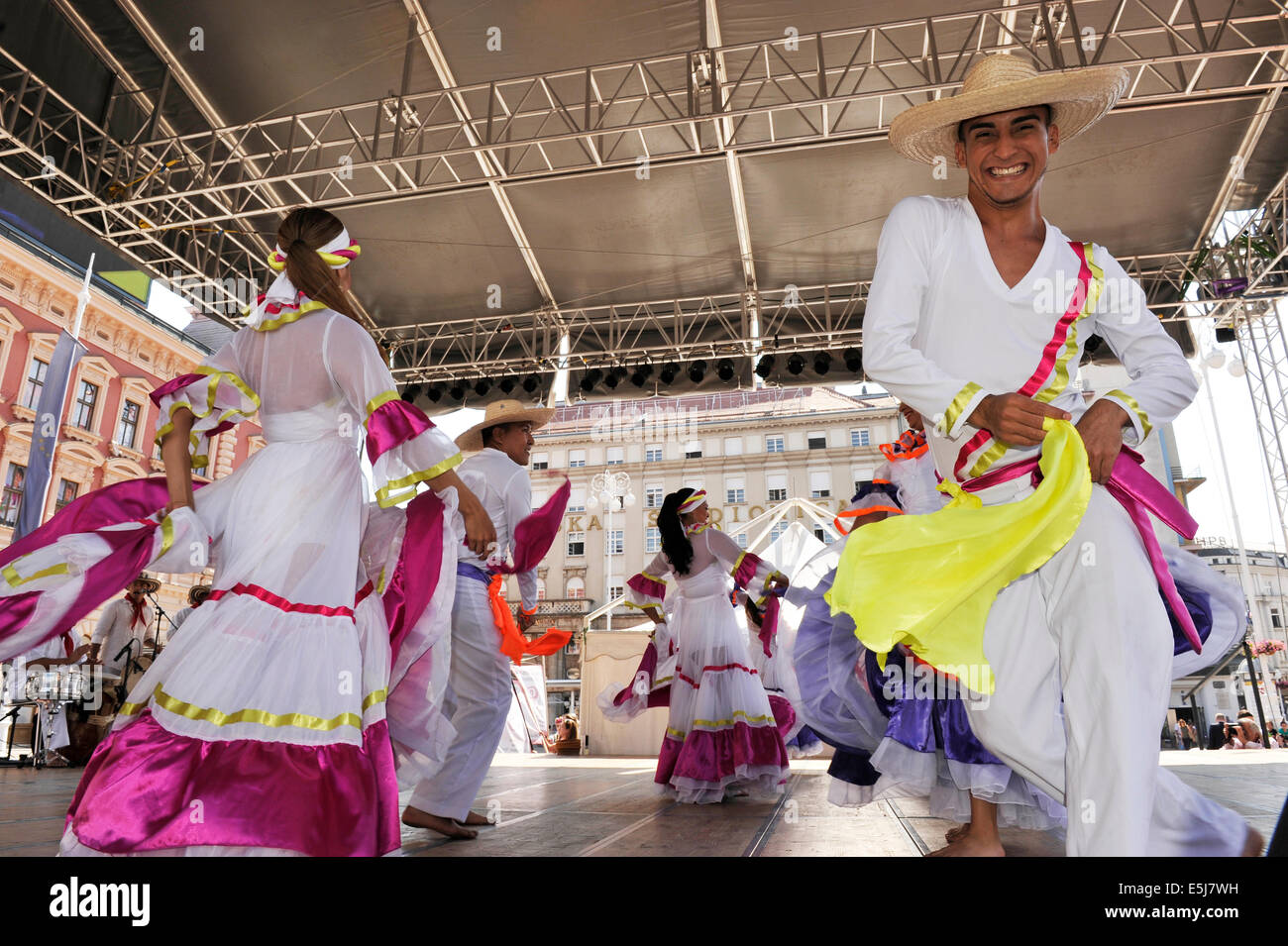 Folk group Colombia Folklore Foundation from Santiago de Cali,Colombia ...