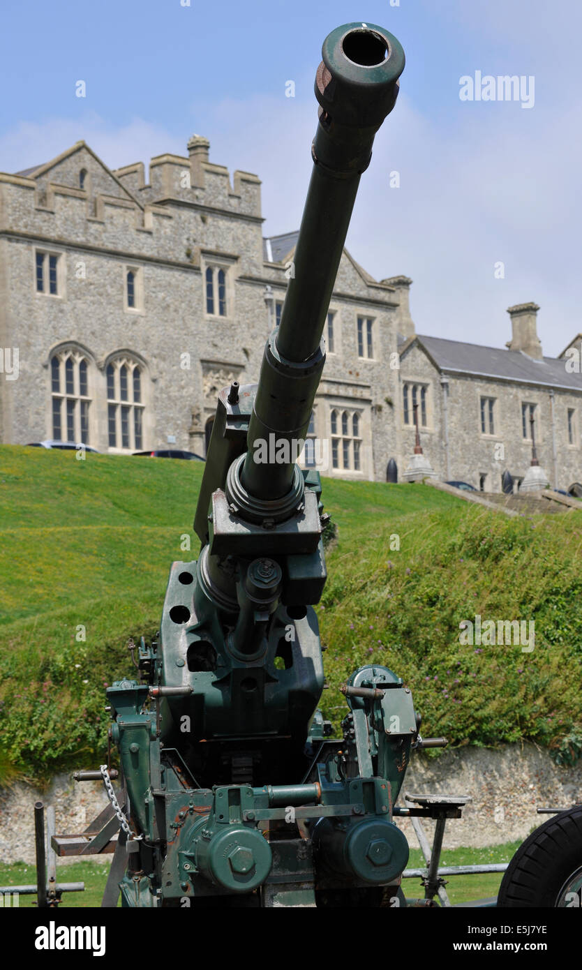 Guns at dover castle hi-res stock photography and images - Alamy