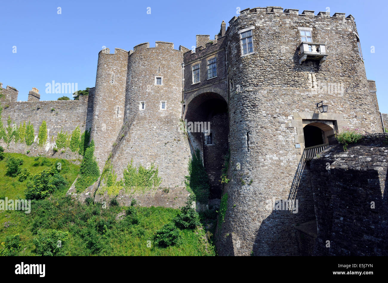 Dover england gate castle hi-res stock photography and images - Alamy