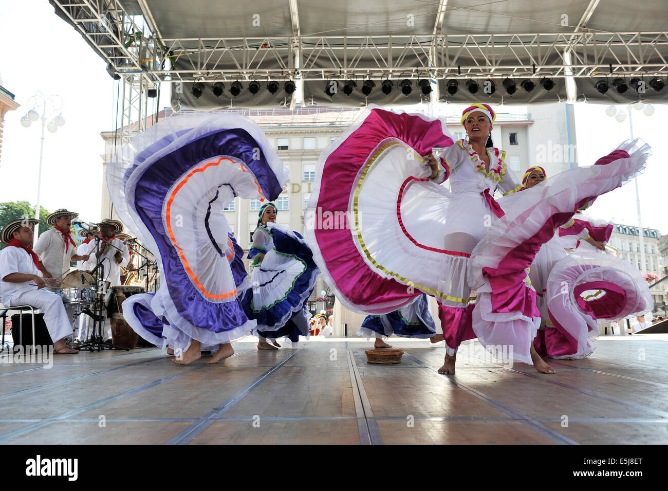 Folk group Colombia Folklore Foundation from Santiago de Cali,Colombia ...