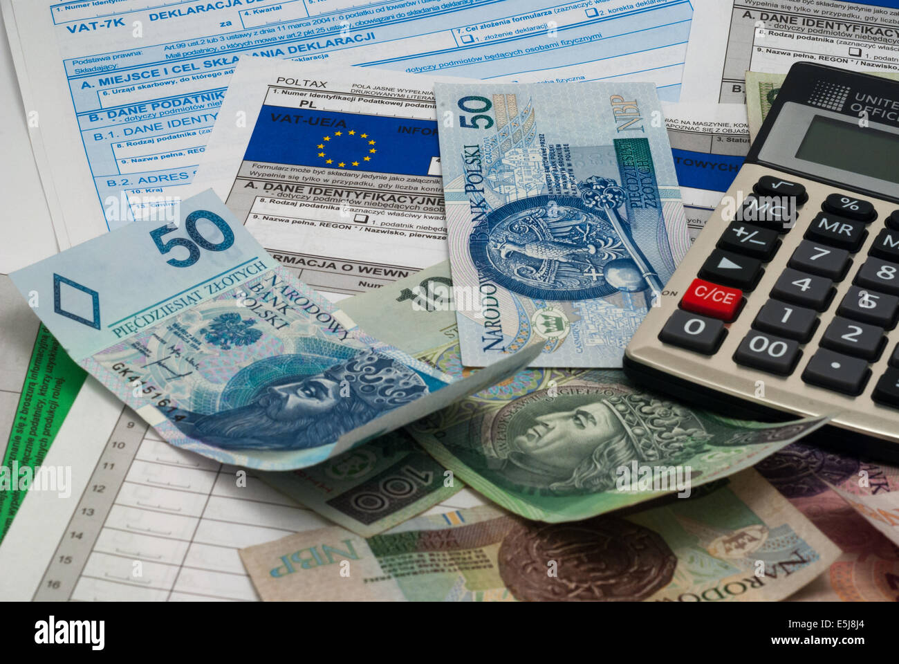 Tax accounting hi-res stock photography and images - Alamy
