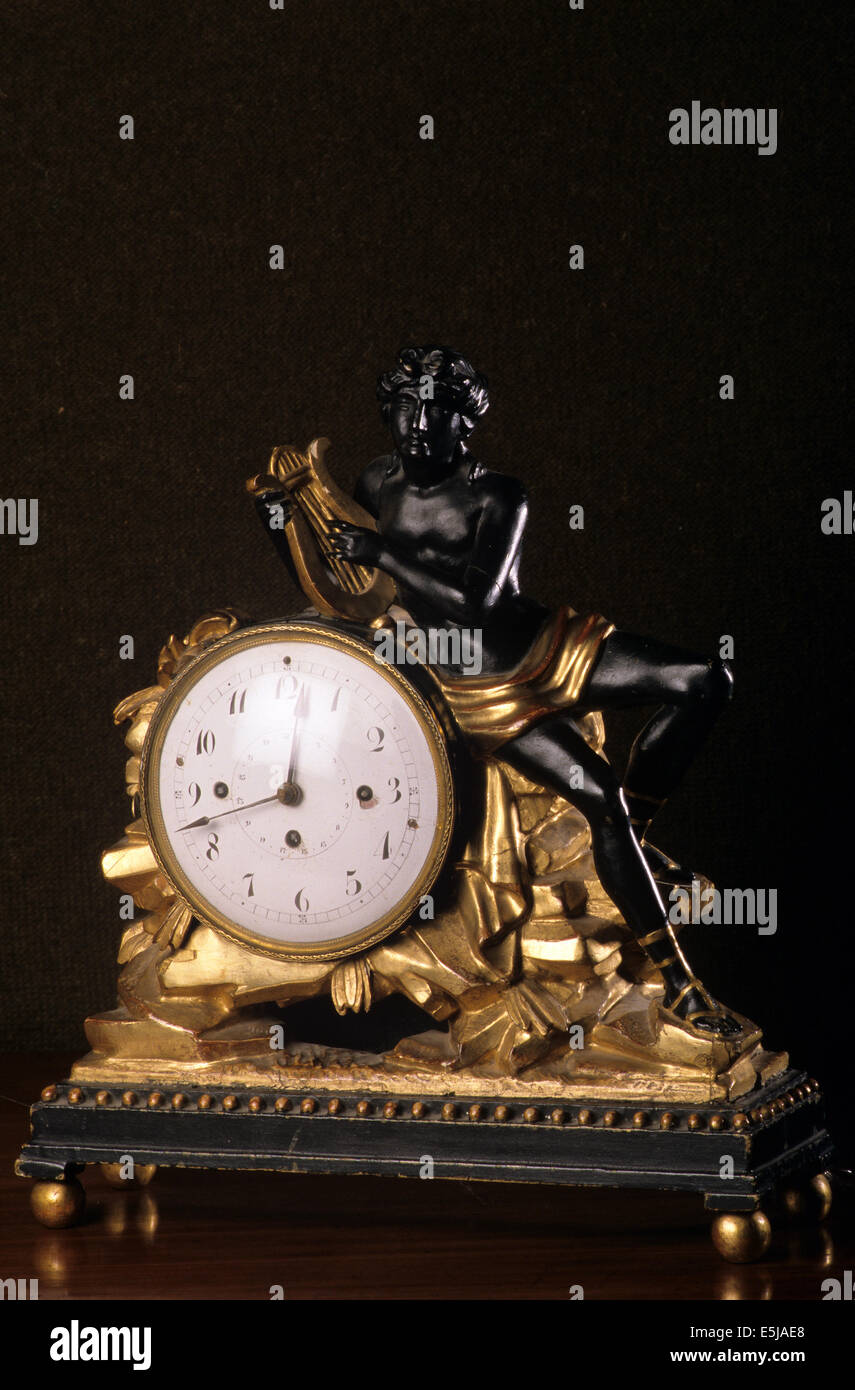 Gold number clock hi-res stock photography and images - Alamy