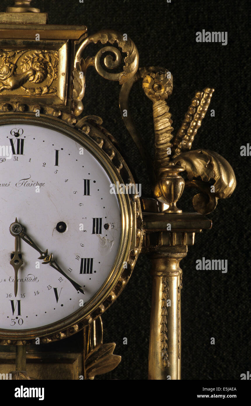 Baroque clock hi-res stock photography and images - Alamy