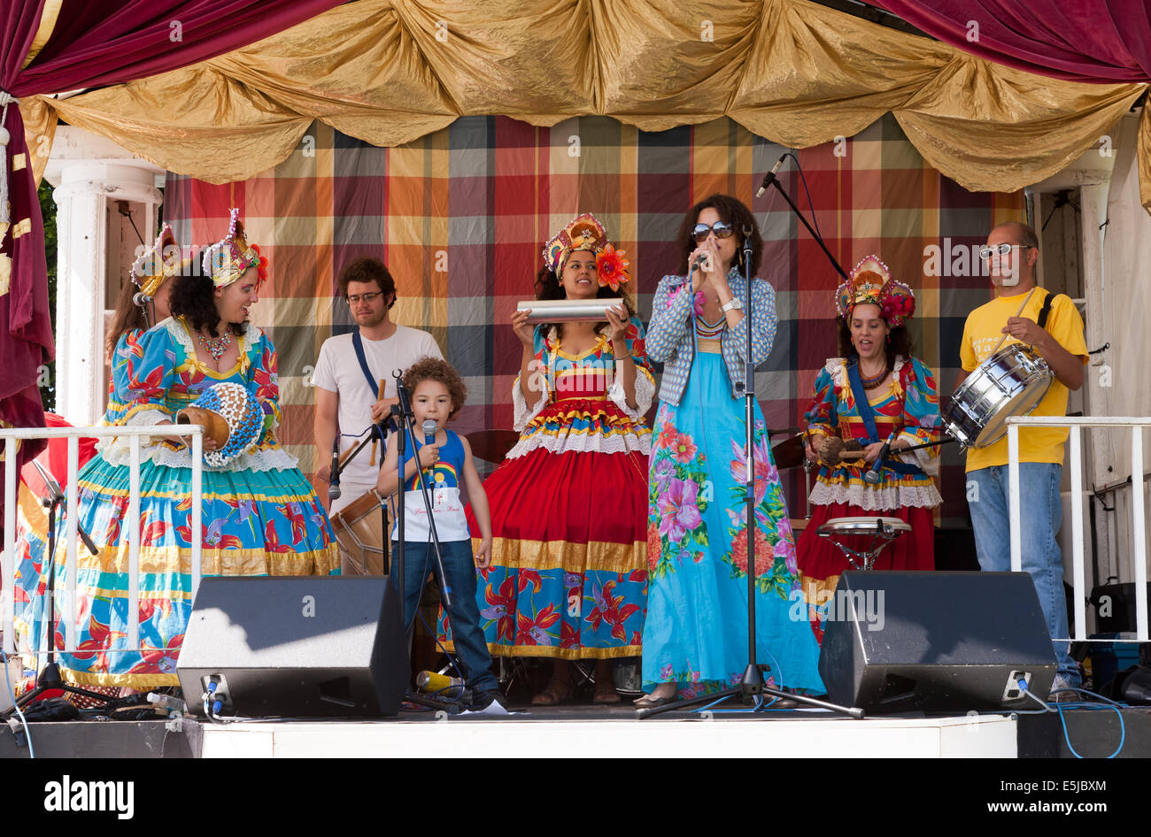 Samba group hi-res stock photography and images - Alamy