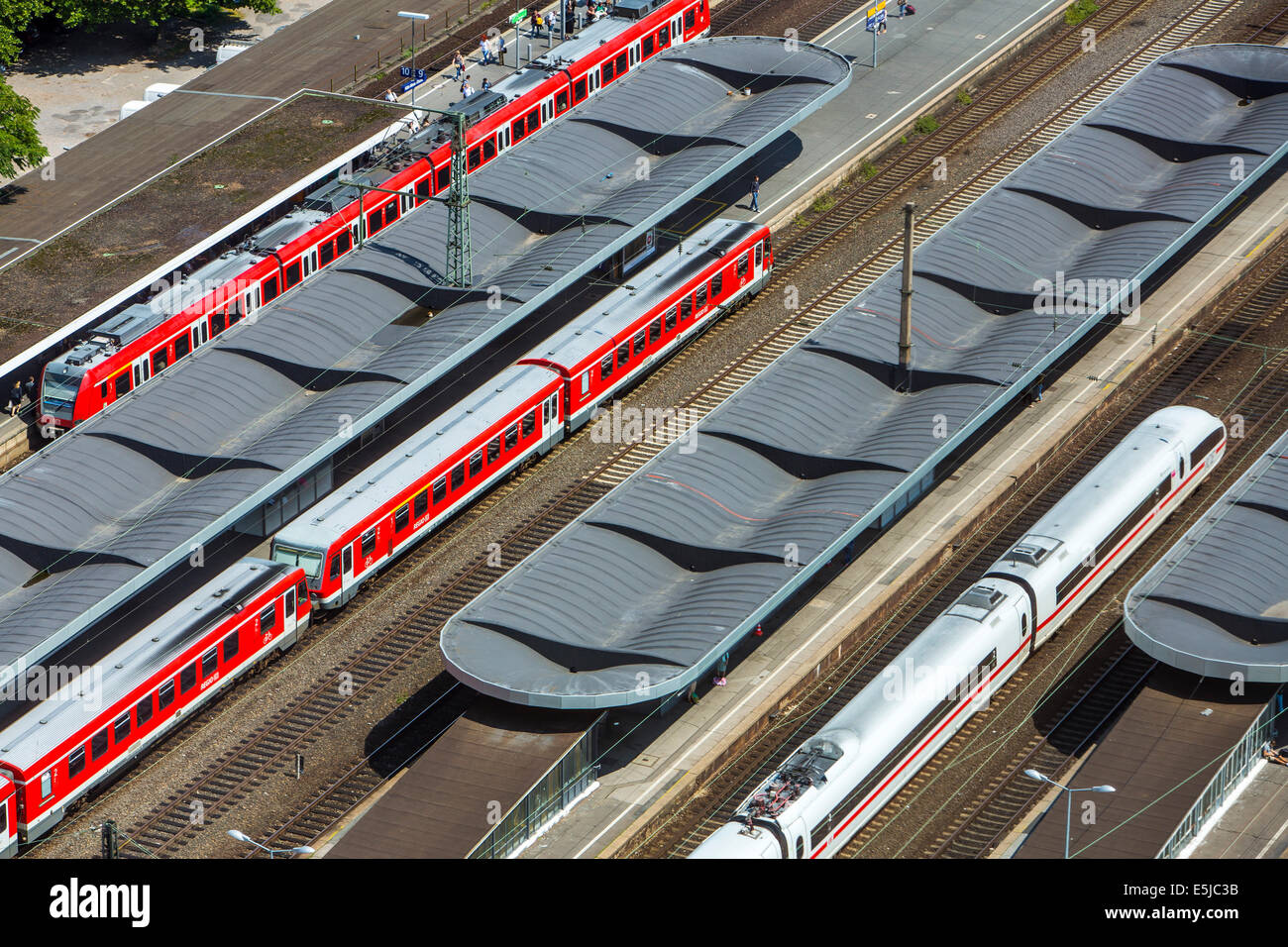 Cologne - Deutz, railway station, trains, tracks, Germany Stock Photo ...