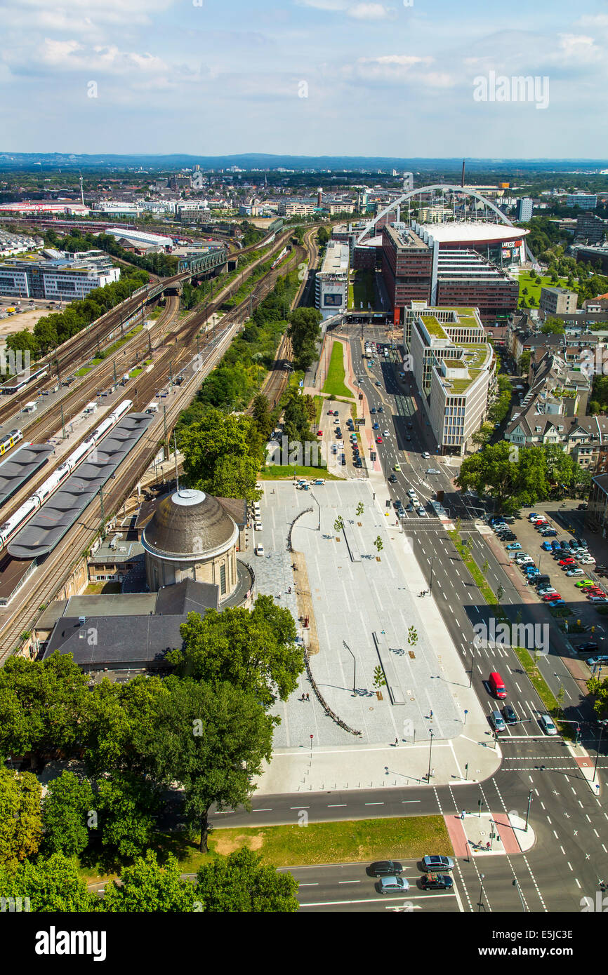 Cologne - Deutz, railway station, trains, tracks, Germany Stock Photo ...