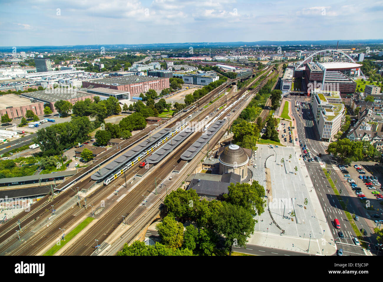 Cologne-Deutz station, Lanxess Arena, Cologne trade fair halls Stock ...