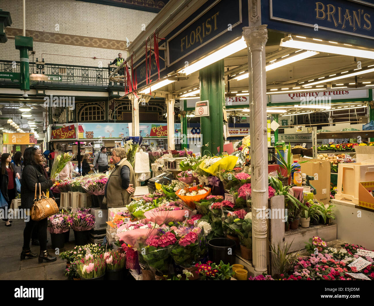 Victorian market stalls hi-res stock photography and images - Alamy