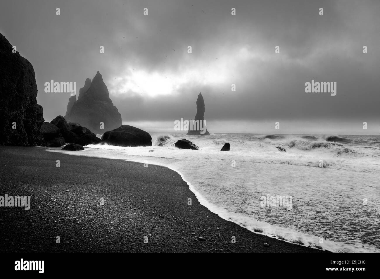 Reynisdrangar rock formations on Reynisfjara Beach Stock Photo - Alamy