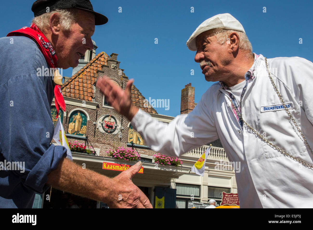 Netherlands, Edam, Cheese market, Hand clap bargaining Stock Photo - Alamy