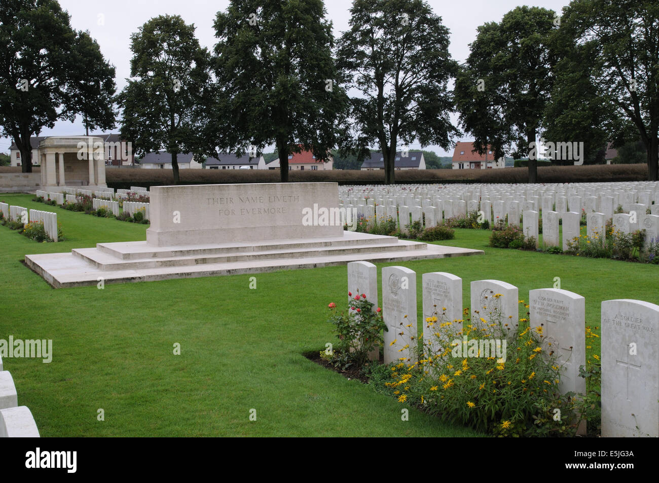 African cemetery hi-res stock photography and images - Alamy