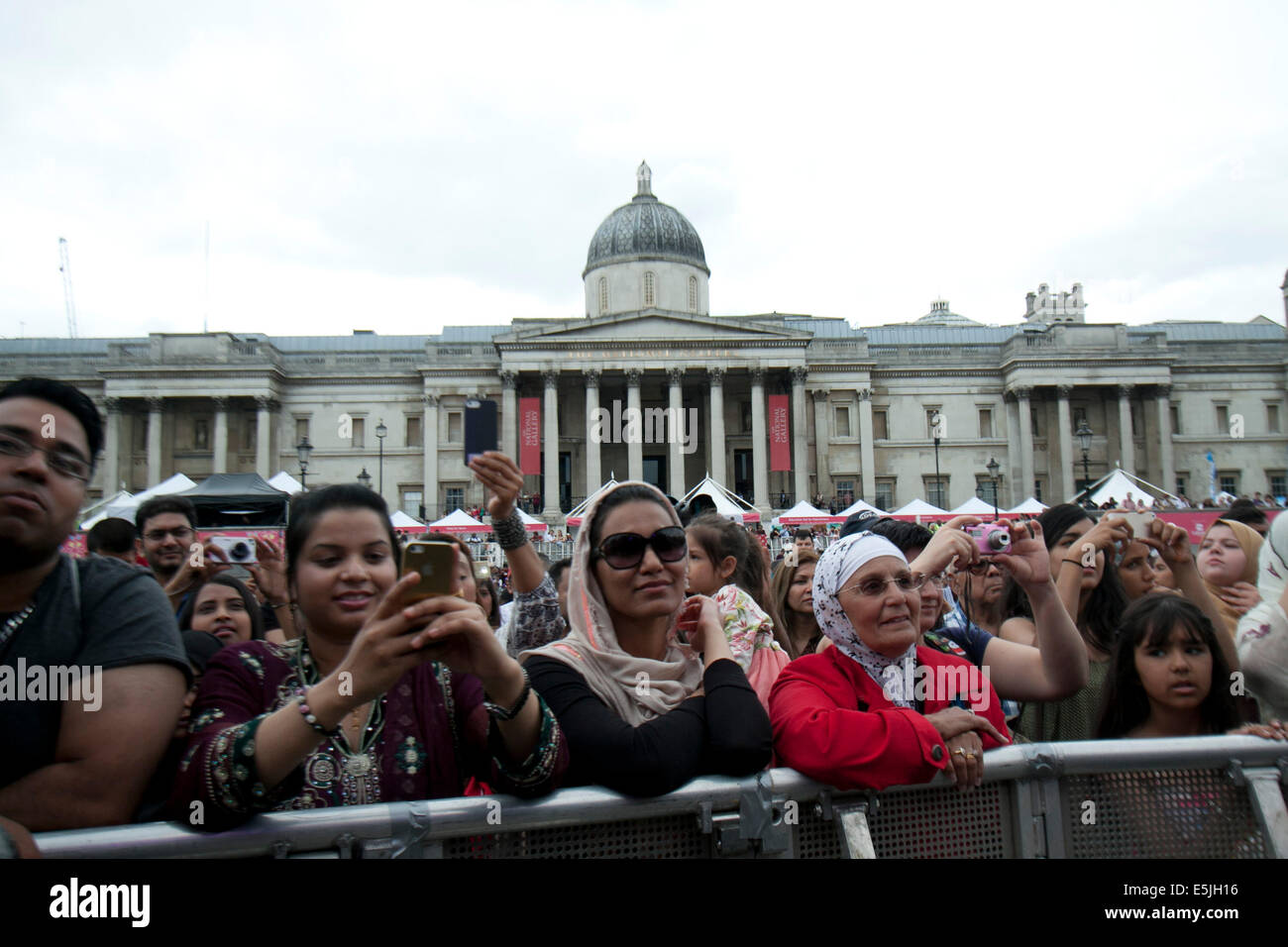 London eid celebrations hi-res stock photography and images - Alamy