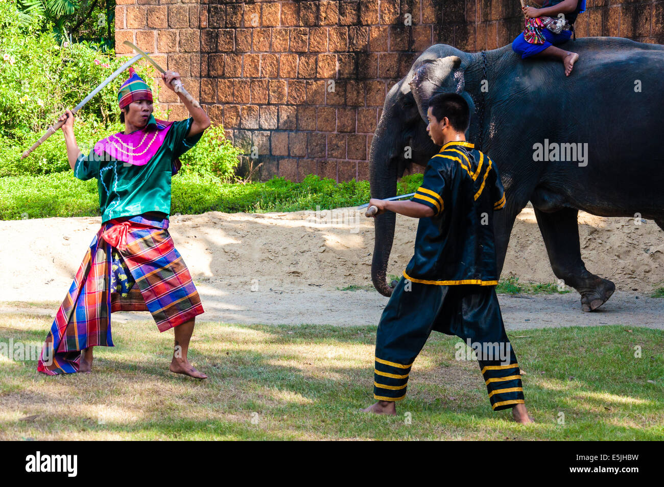 Demonstration of muay thai hi-res stock photography and images - Alamy