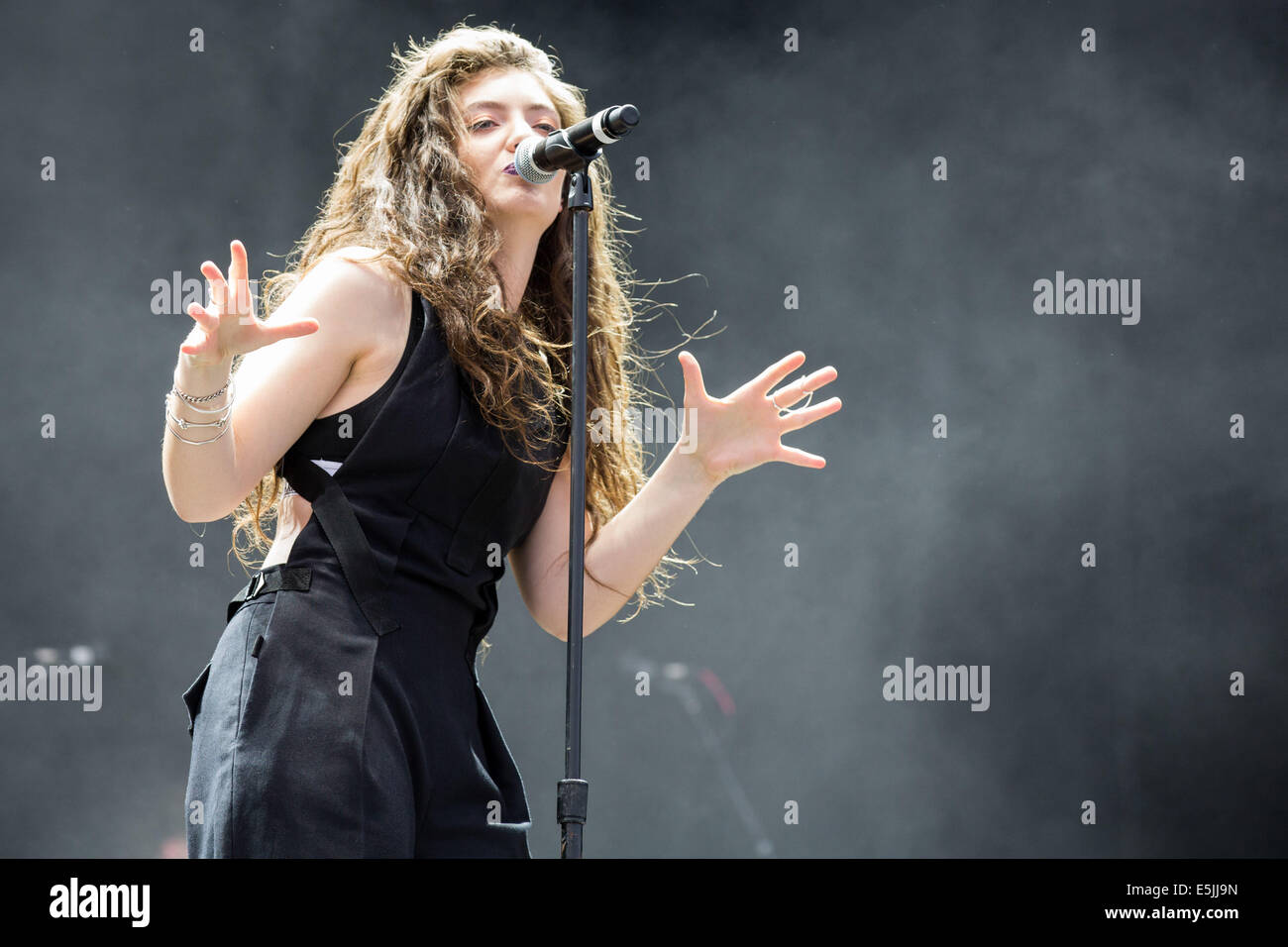 Lorde hi-res stock photography and images - Alamy