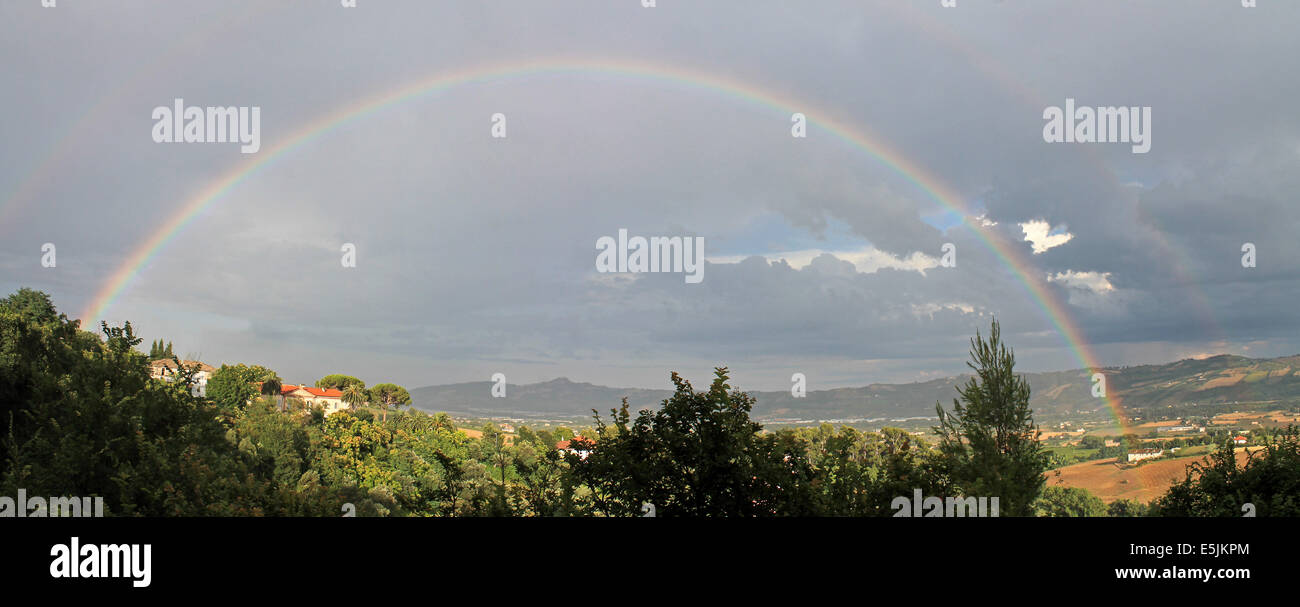 Full rainbow hi-res stock photography and images - Alamy