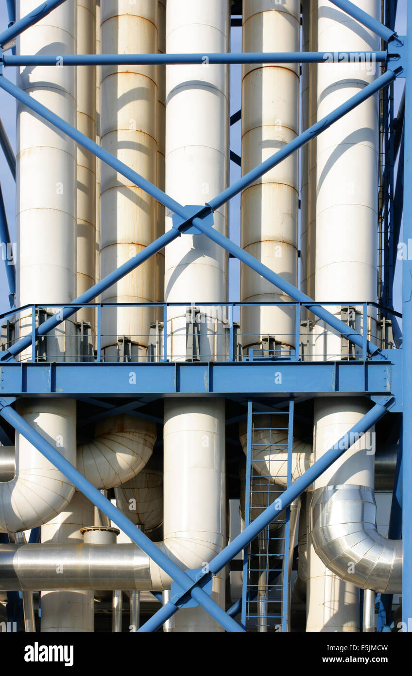 Metal chimney flue piping hi-res stock photography and images - Alamy