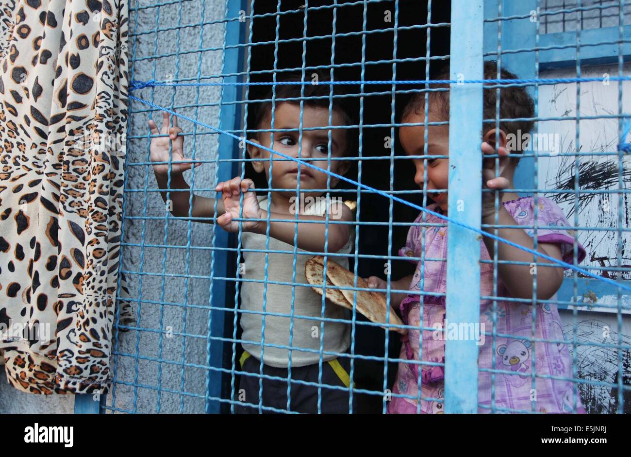 Jabalia, Gaza Strip, Palestinian Territory. 2nd Aug, 2014. Displaced ...