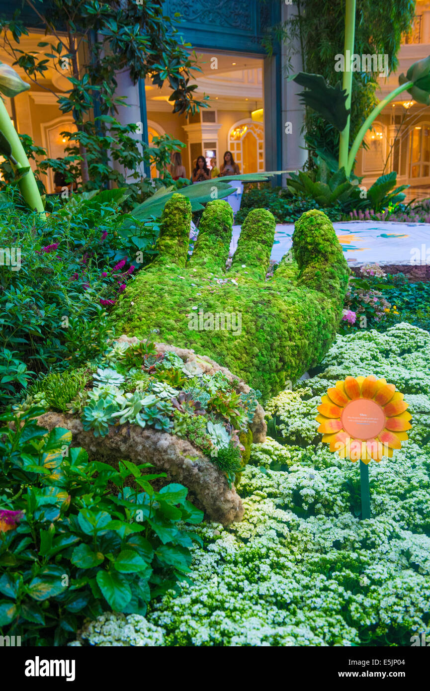 Summer season in Bellagio Hotel Conservatory & Botanical Gardens in Las Vegas Stock Photo - Alamy
