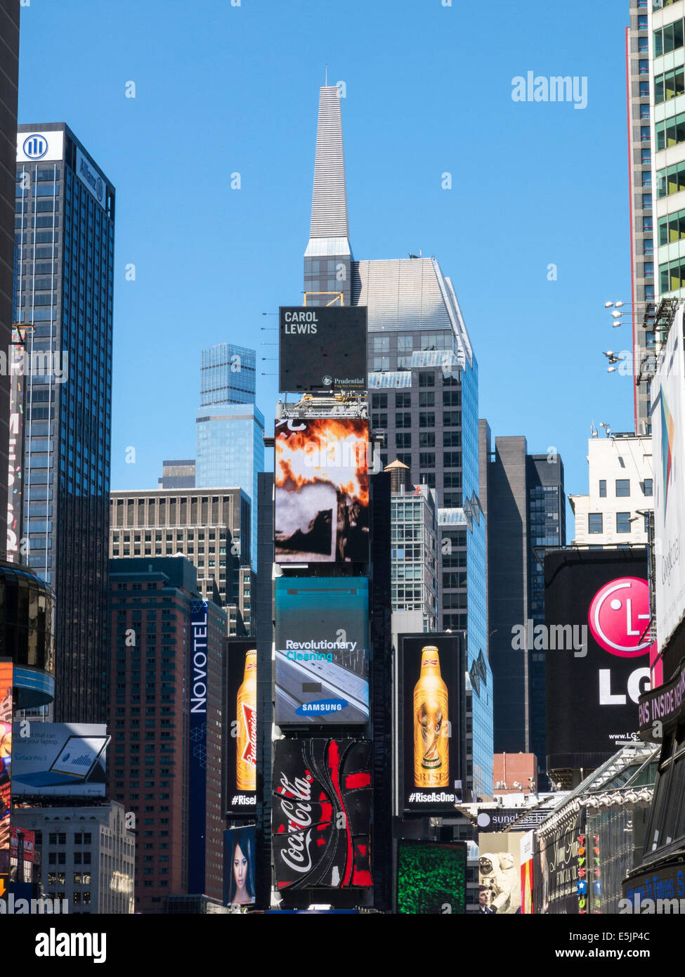 Times square displays hi-res stock photography and images - Alamy
