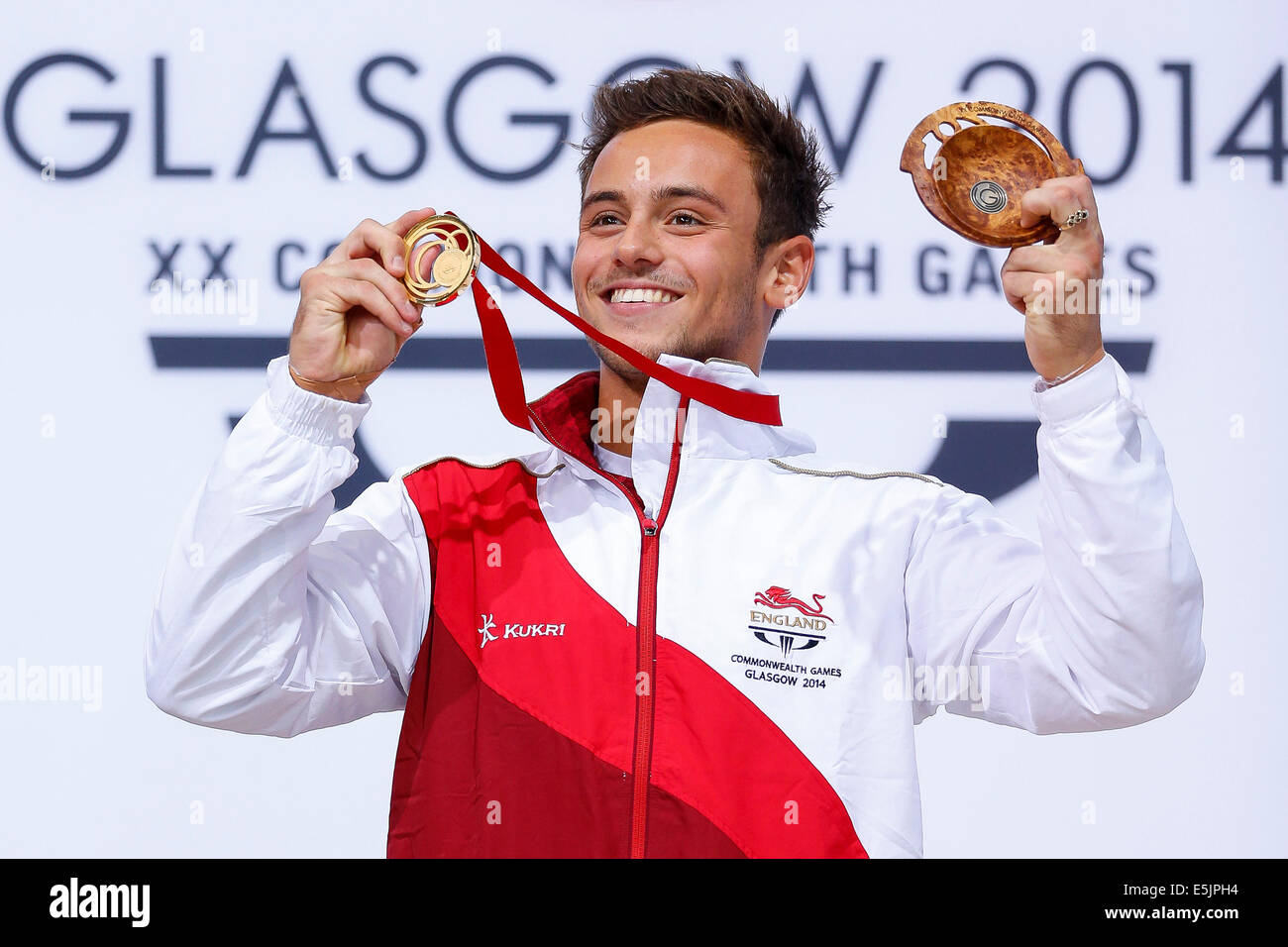 Tom daley gold medal hi-res stock photography and images - Alamy