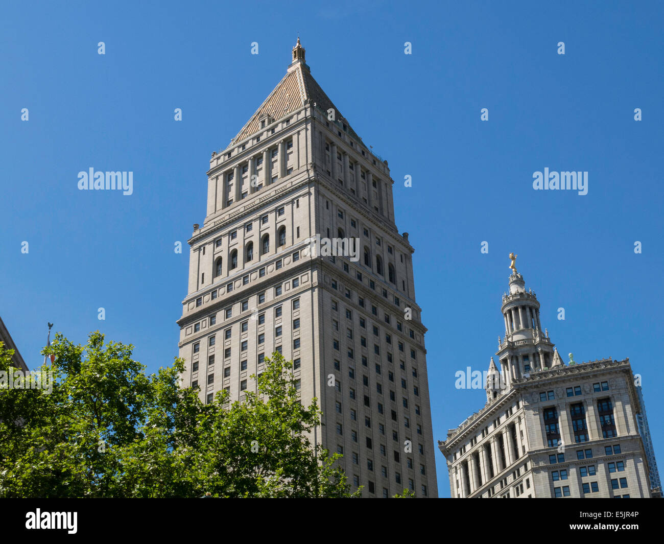 Municipal Building and U.S. Courthouse, Lower Manhattan, NYC, USA Stock ...