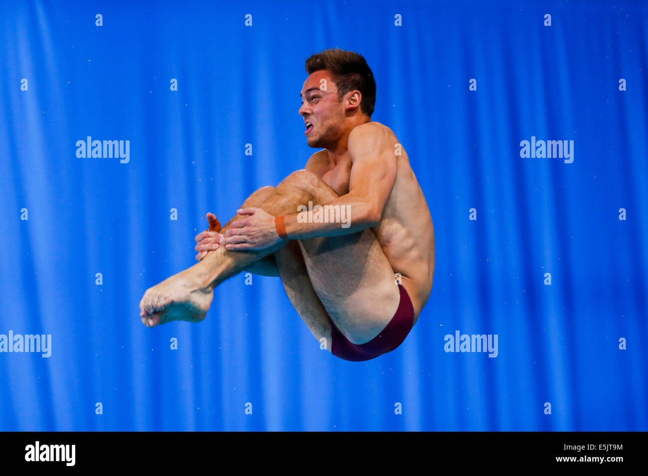 Tom daley diving platform hi-res stock photography and images - Alamy