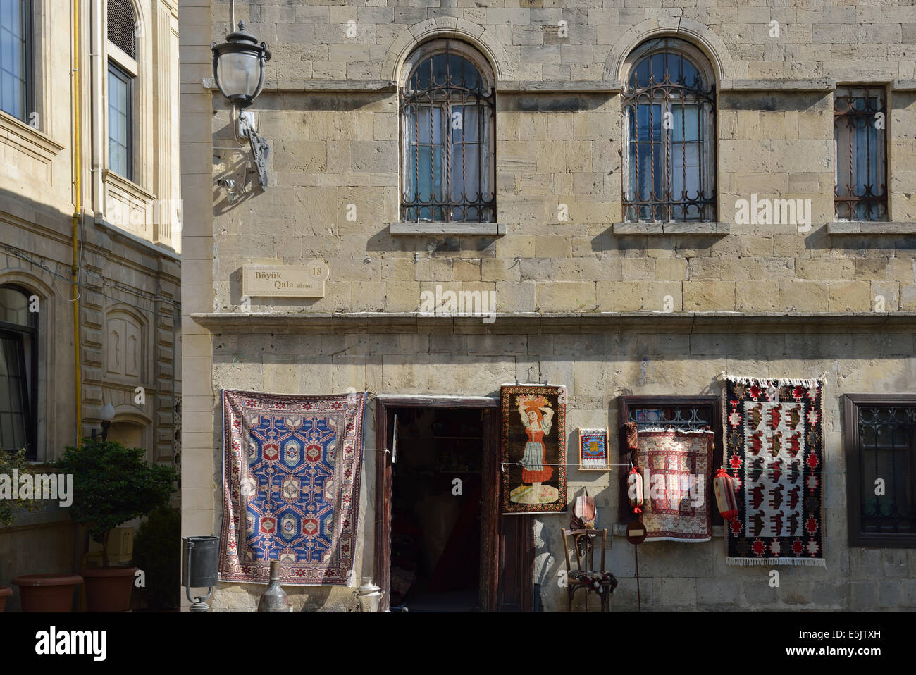 Baku bazaar market azerbaijan hi-res stock photography and images - Alamy