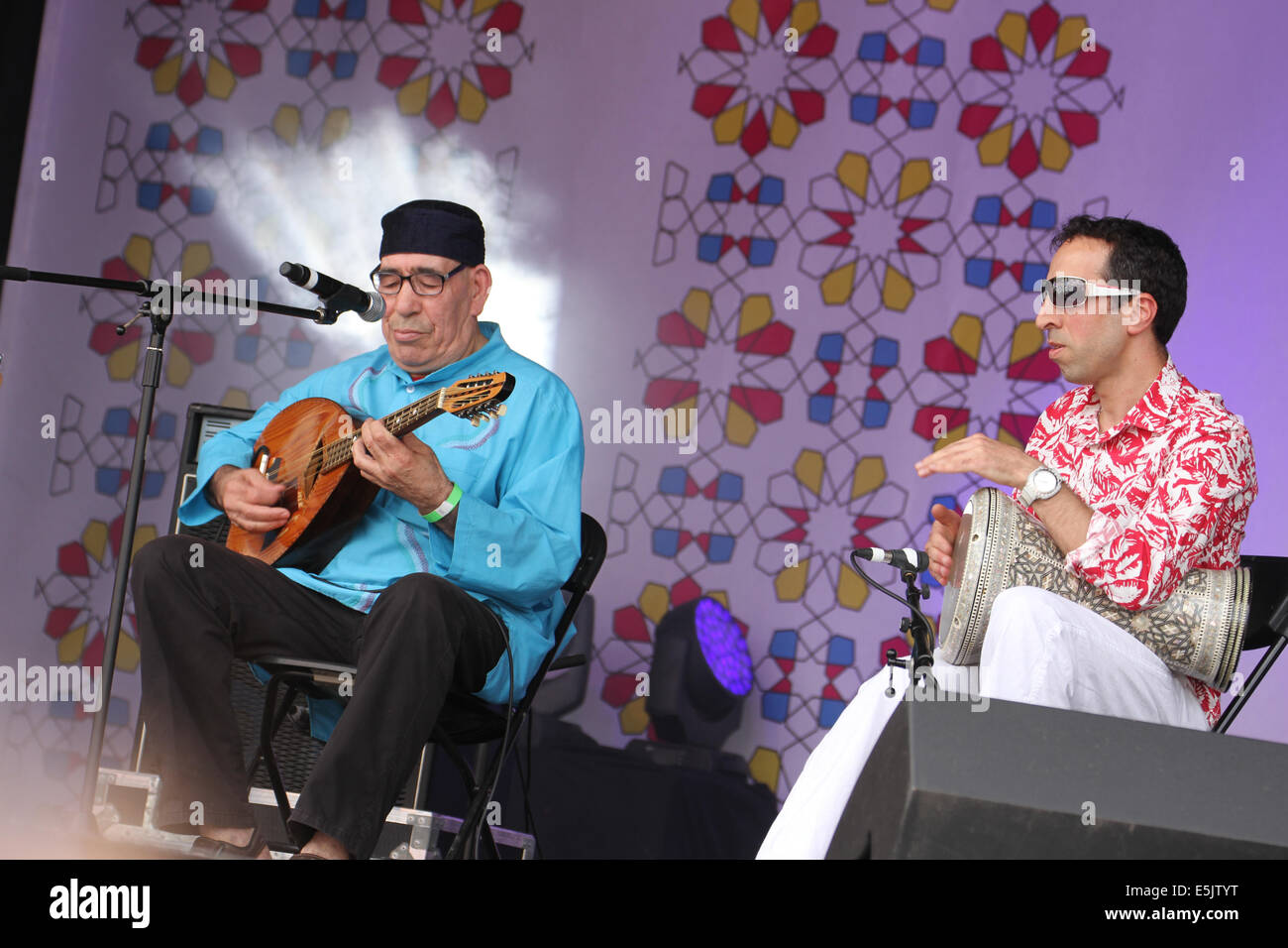 Algerian music hi-res stock photography and images - Alamy