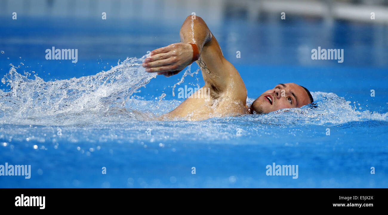 Tom daley diving 10m platform hi-res stock photography and images - Alamy