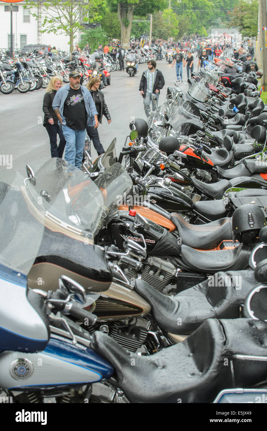 Motorcycles In Line High Resolution Stock Photography and Images - Alamy