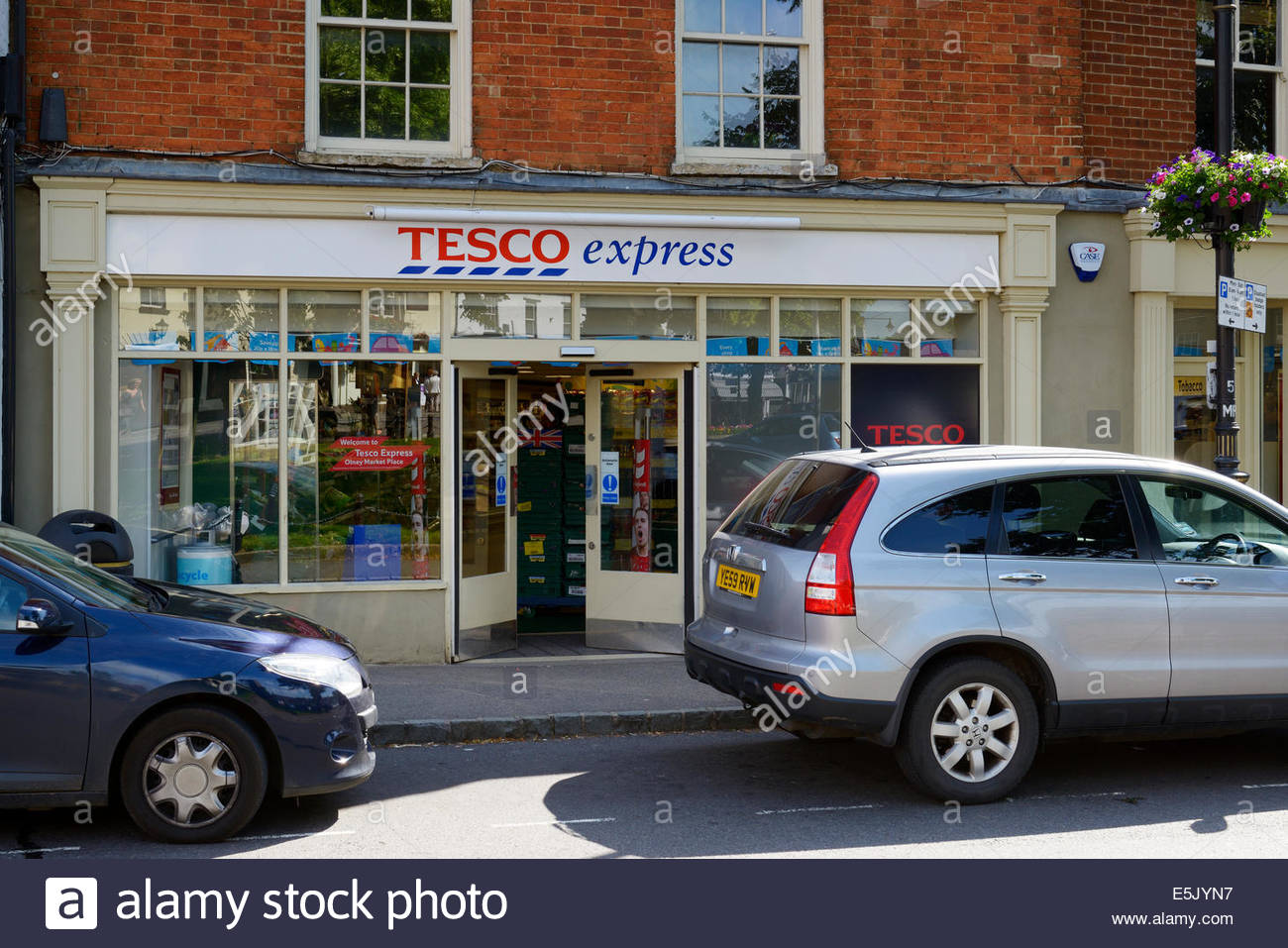 Supermarket Exterior Doors Stock Photos & Supermarket Exterior Doors ...