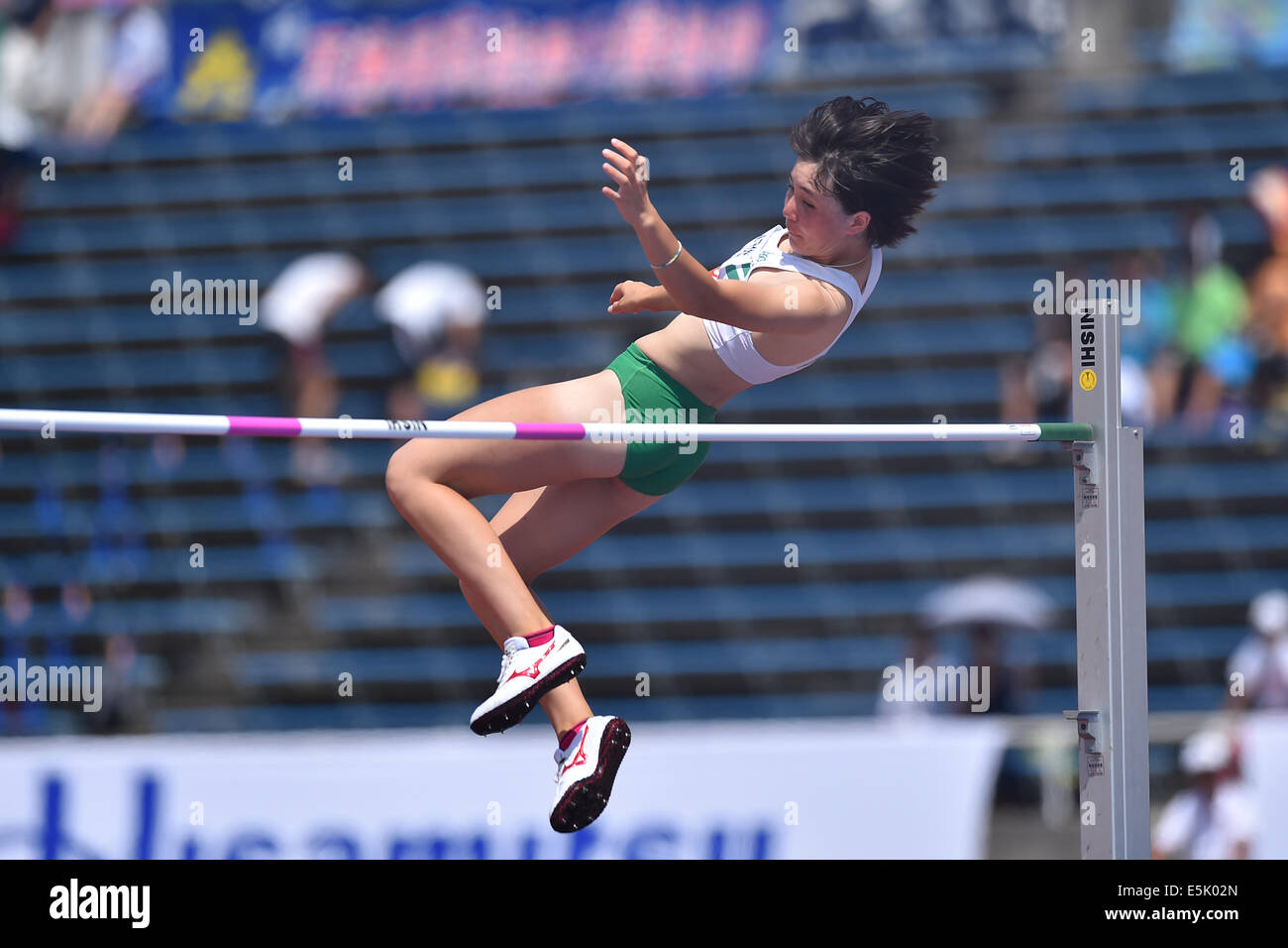 Womens heptathlon high jump hi-res stock photography and images - Alamy