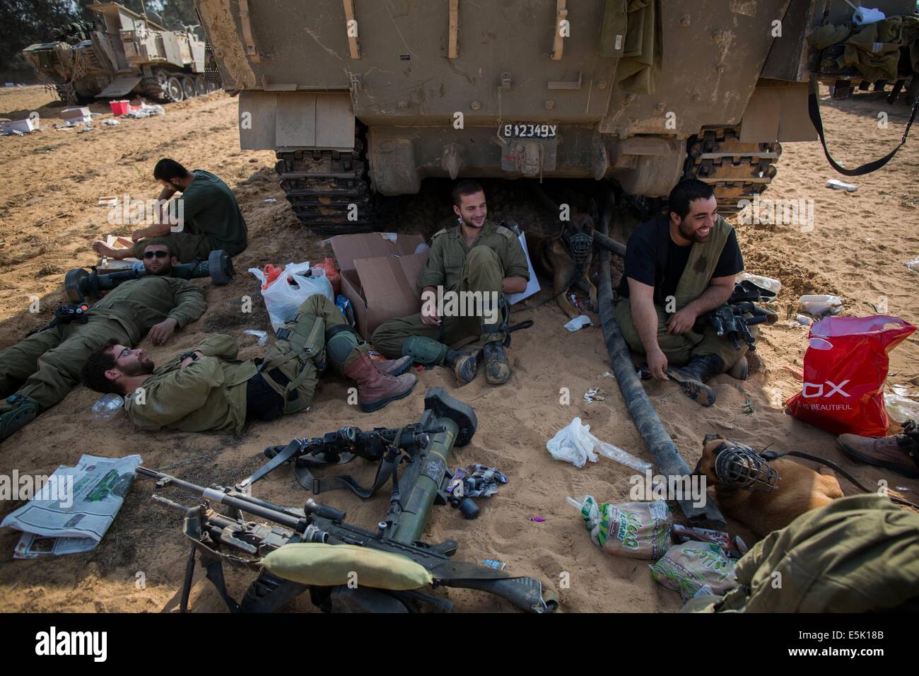 Army rest area hi-res stock photography and images - Alamy