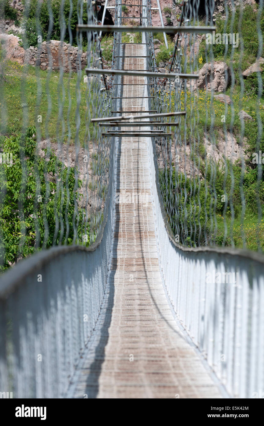 Suspension bridge, Khndzoresk cave settlement, Armenia Stock Photo - Alamy