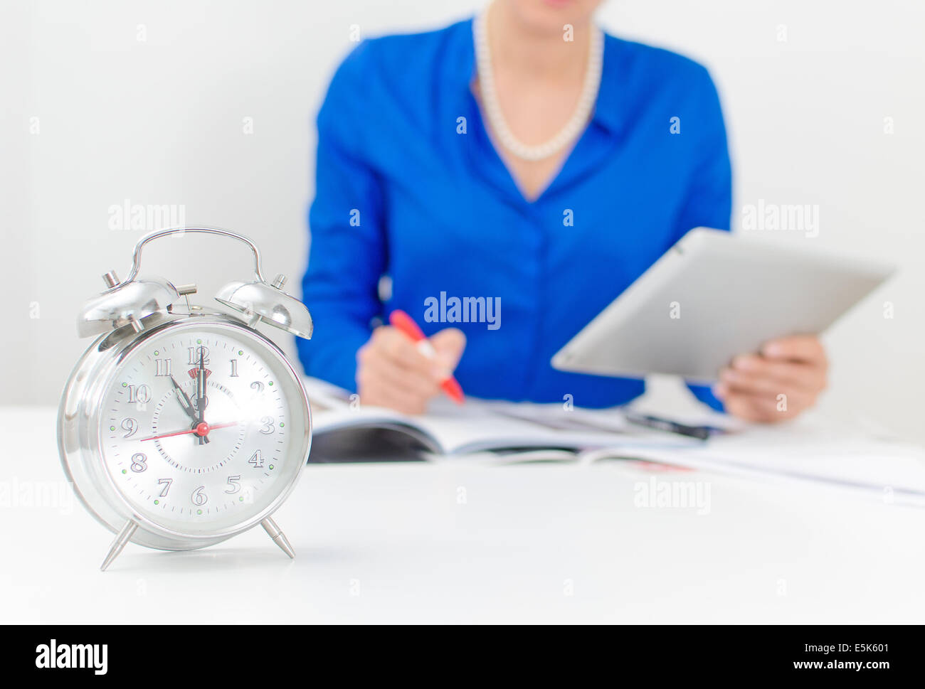 Indoor workday hi-res stock photography and images - Alamy